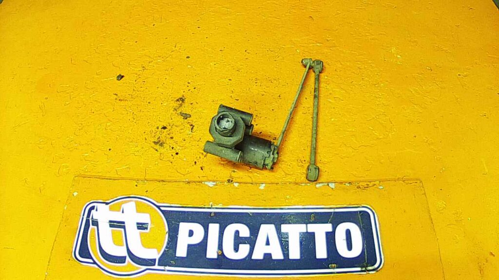 Valvula Reguladora Suspension Neumatica Scania Serie 4 E3 - Desguaces ...